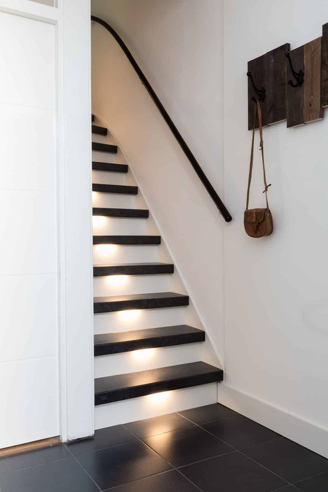 Je moderne trap renoveren of bekleden | Traprenovatie Upstairs