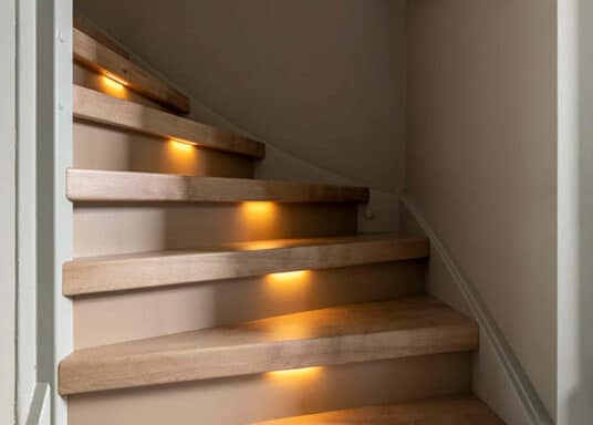 Trapverlichting en LED-trapverlichting | Traprenovatie Upstairs