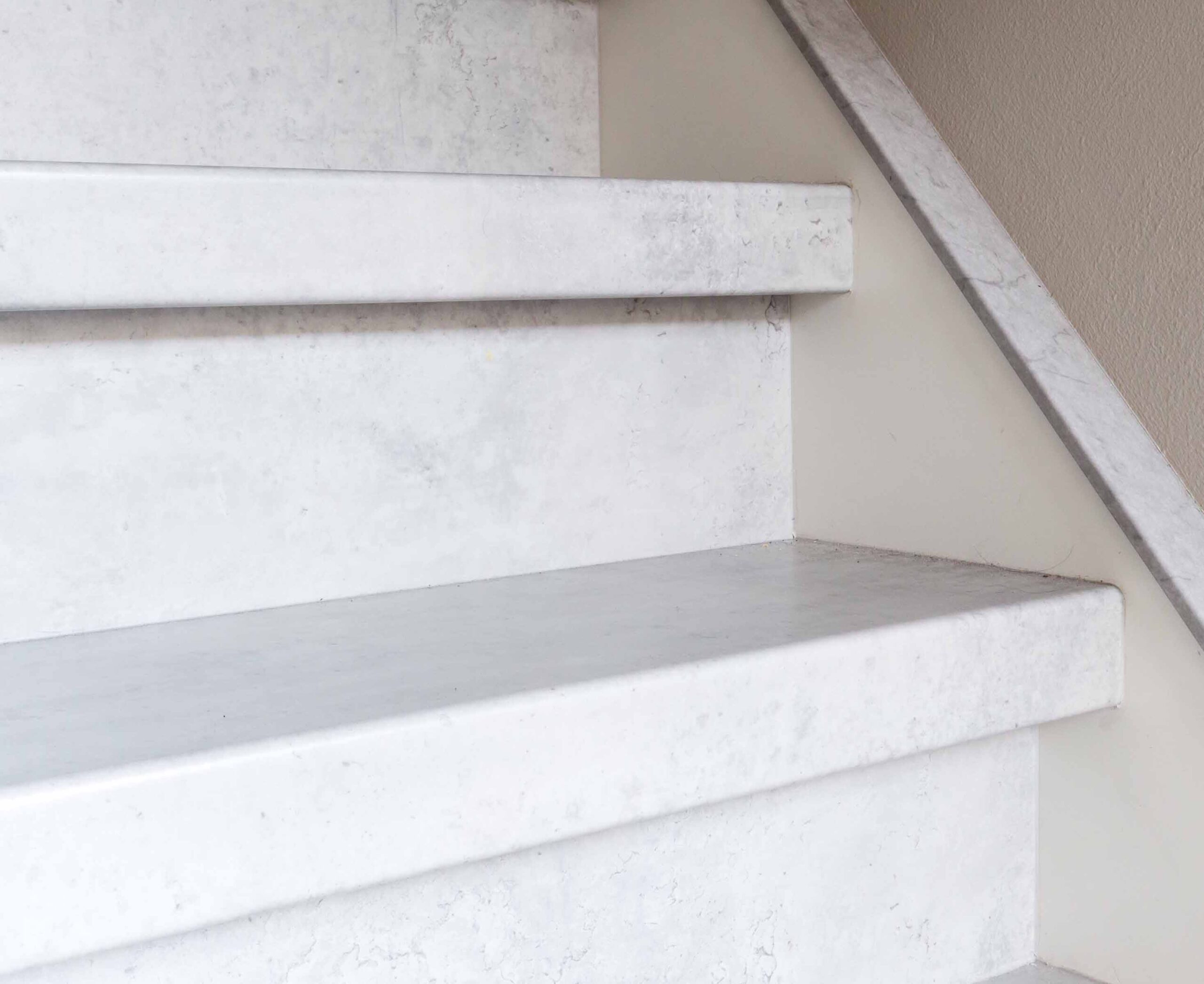 Afmetingen van je trap: wat is de maximale verlenging van een trede?